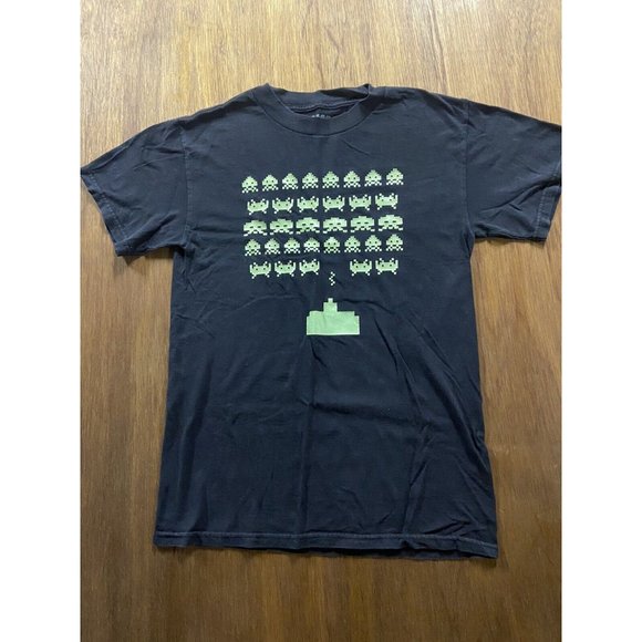 Space Invaders | Shirts | Retro Space Invaders Black Graphic Crew Neck ...